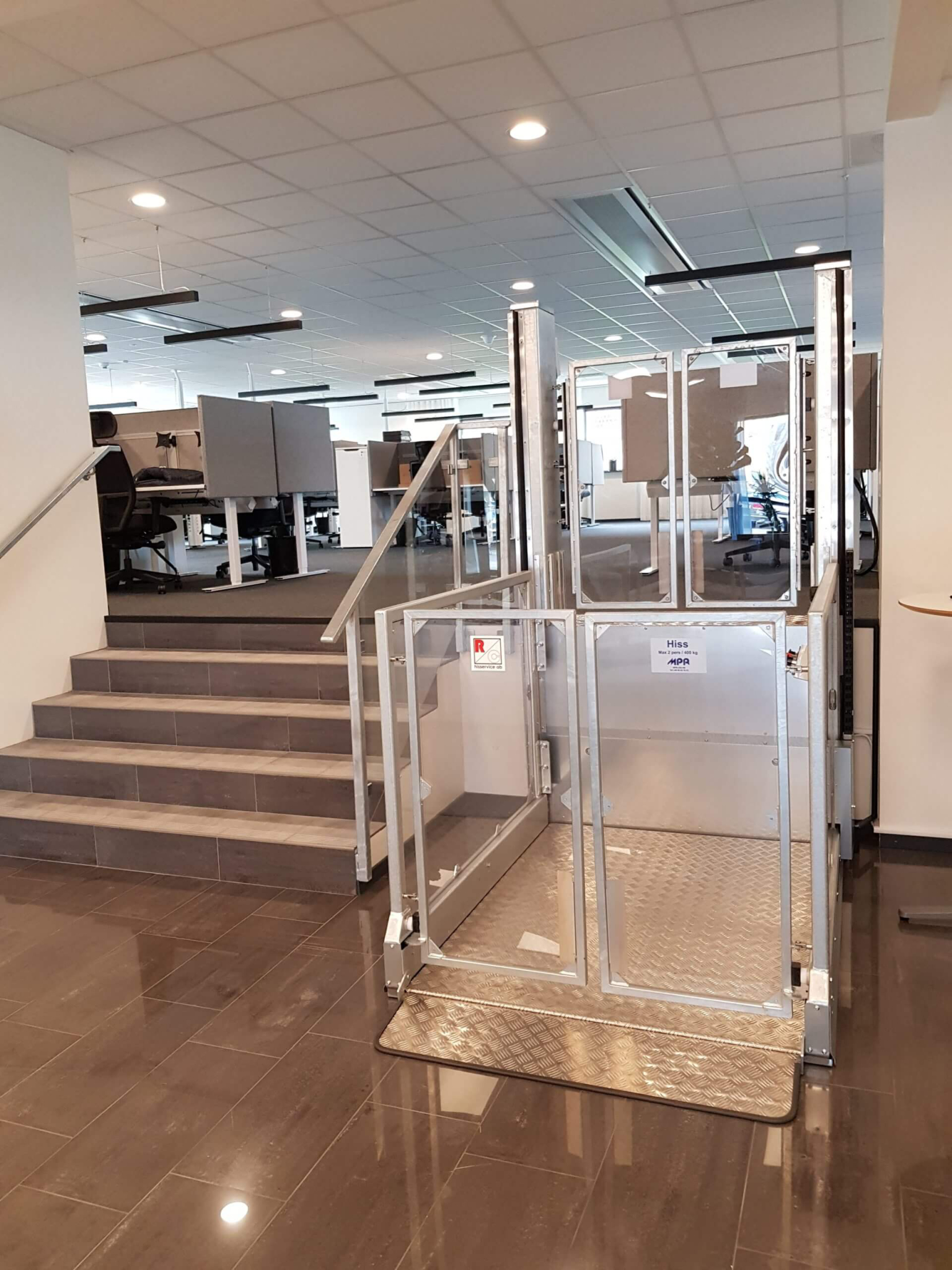 Stor hiss för rullstol – inne och ute – RC HISS